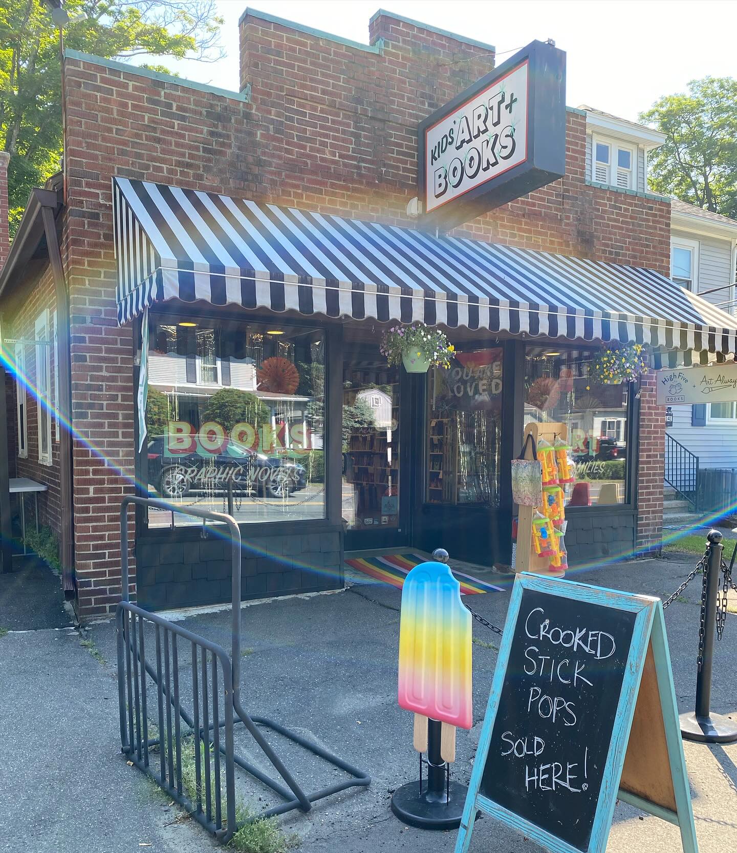 📚🎉 What’s new + exciting at High Five Books!
